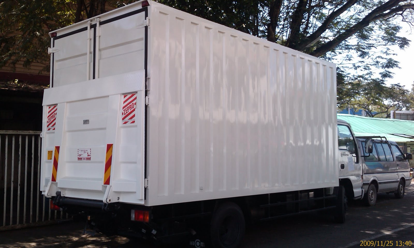 Trucks 88 - Your 1 stop for all models::..: Corrugated Box Van 16 ...