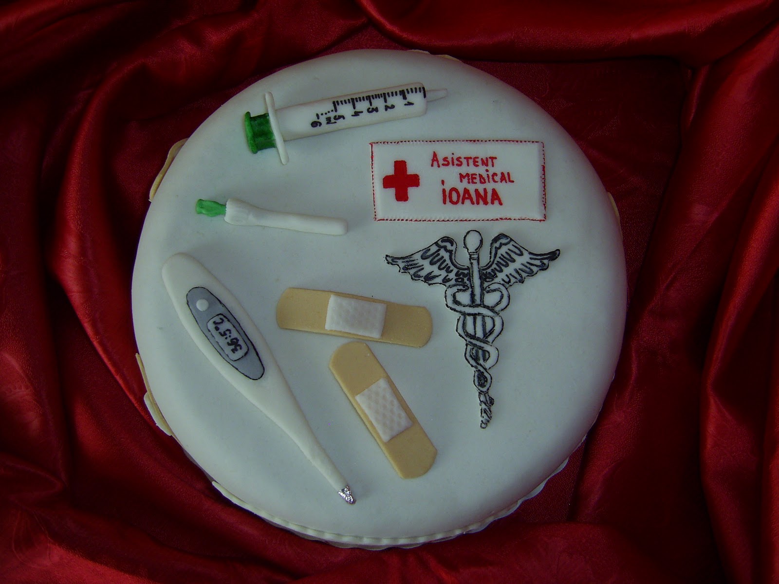 Mama-Mio Cakes: Tort medical 1