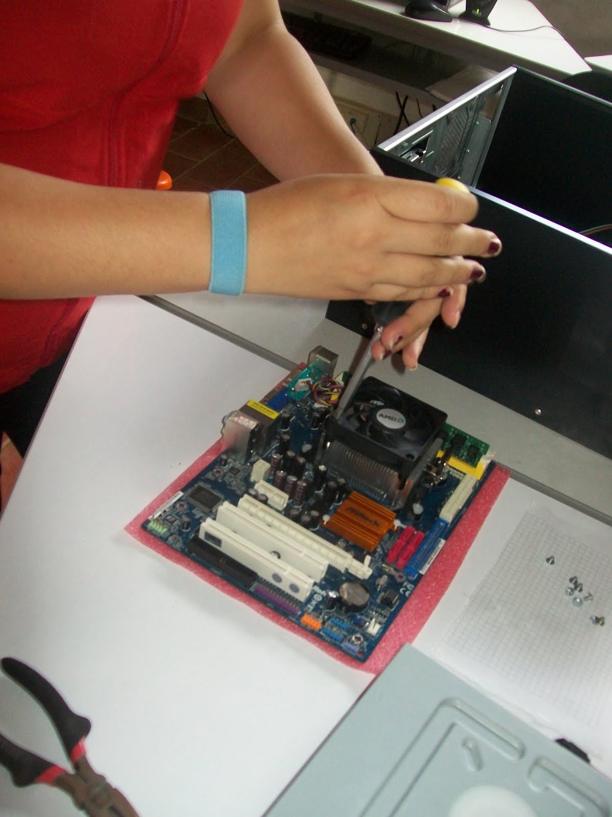 hadavirtual: ensamble y desensamble de una PC.