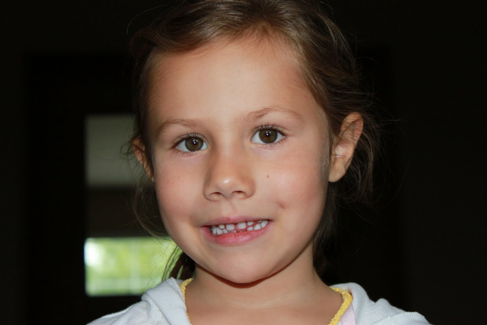 The Seattlite Family: Ava Lost Another Tooth -this one, naturally!