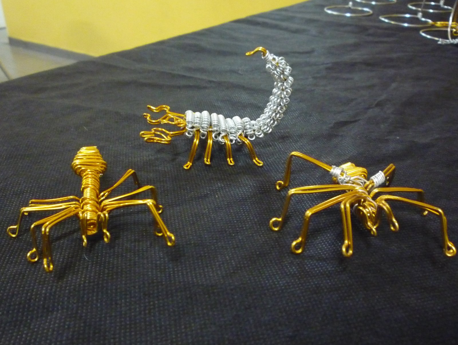 El Lugar más famoso en Figuras de Alambre: Art. 0003