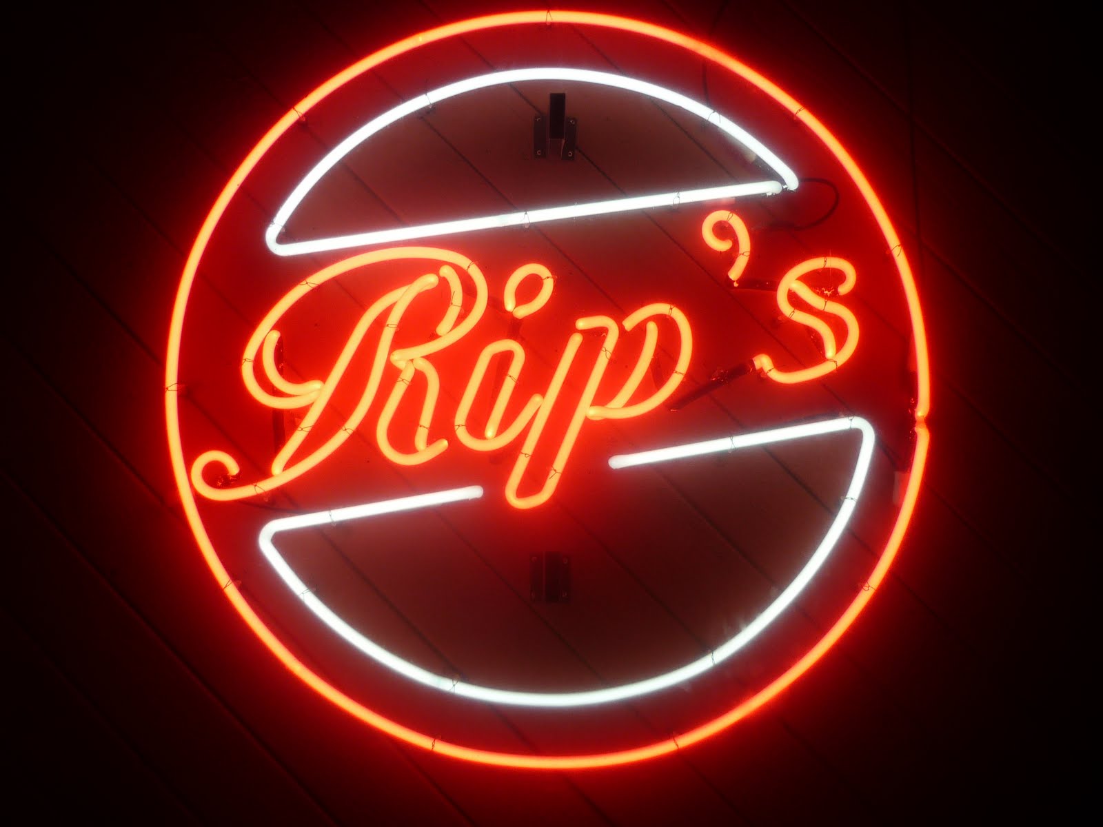 Smokin' Chokin' and Chowing with the King: Rip's Chicken