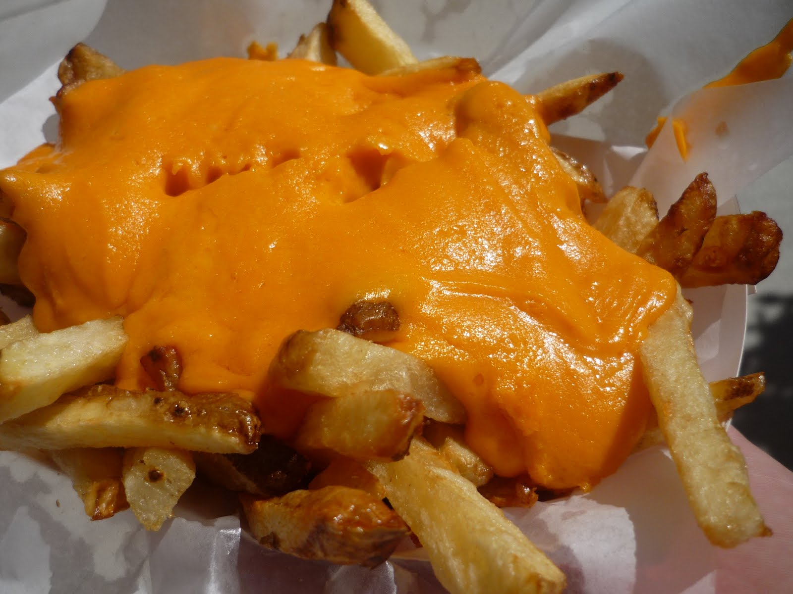 Smokin' Chokin' and Chowing with the King: Poochie's