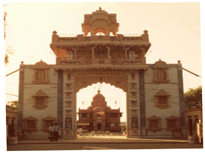 INDIA ON WHEELS - A trip for pleasure!: INDIA : Aurangabad - Devgad : Shri. Datta Mandir