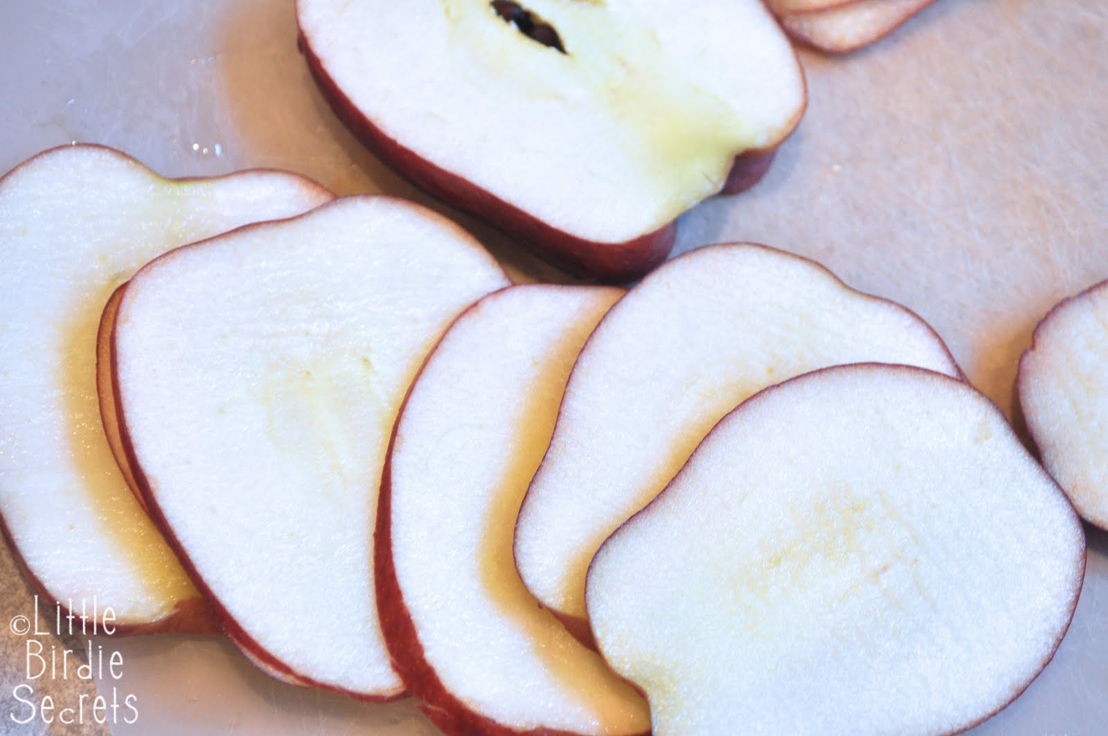 fall fun for preschoolers - autumn wreath and apple cut-outs | Little ...