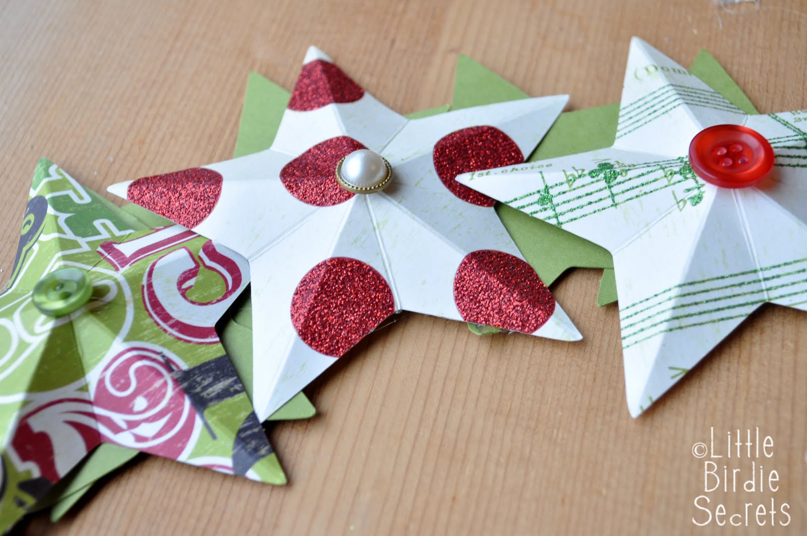 {last minute christmas decorations} 3D paper star wreath tutorial ...