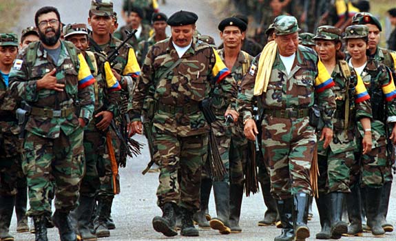PATRIA ZURDA: ALGUNOS APUNTES SOBRE LA HISTORIA DE LAS FARC-EP.