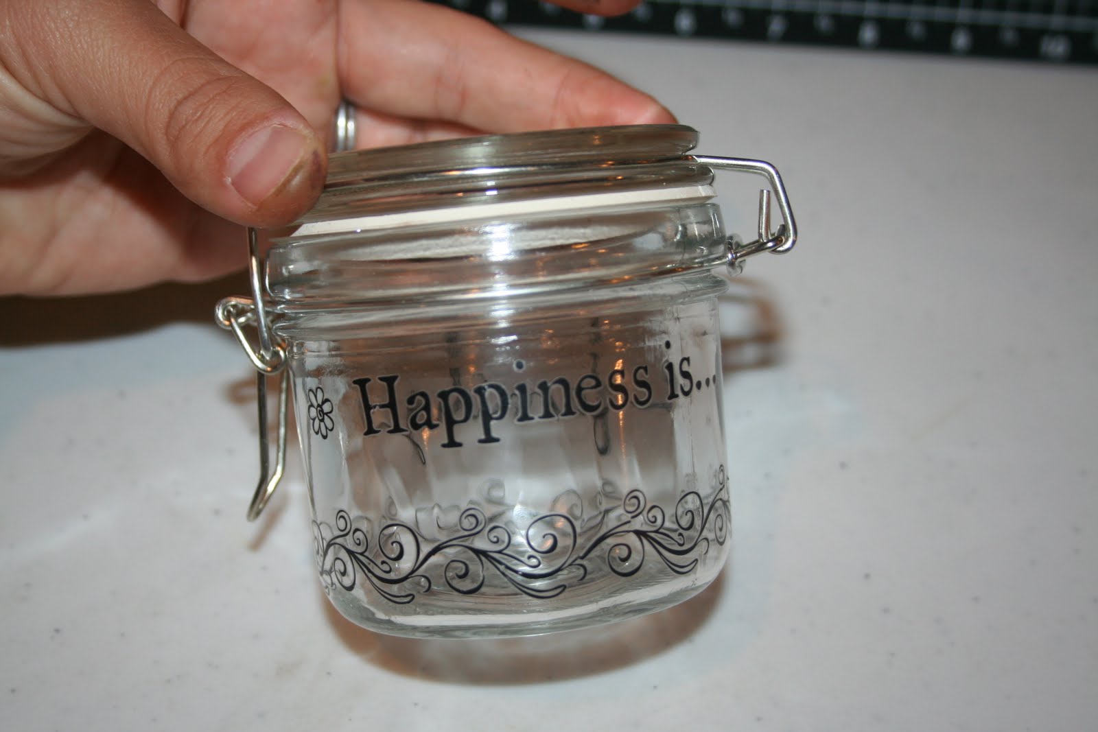 Monday, Tuesday, Scrappy Days: Cute glass jars!