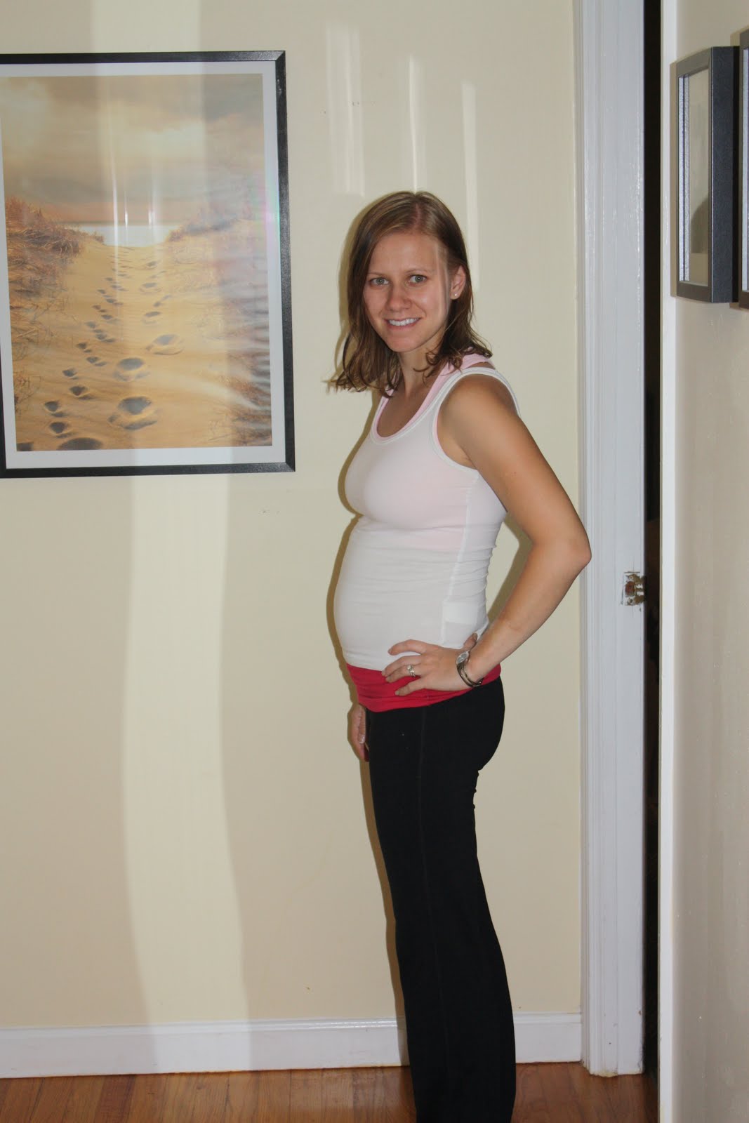 Living like the Kings: Belly pic update - 16 weeks
