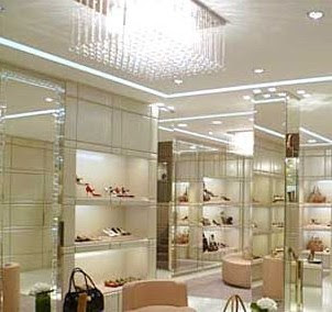 Luxury news|Fashion trend|Crocodile products: Jimmy choo new store in Italy