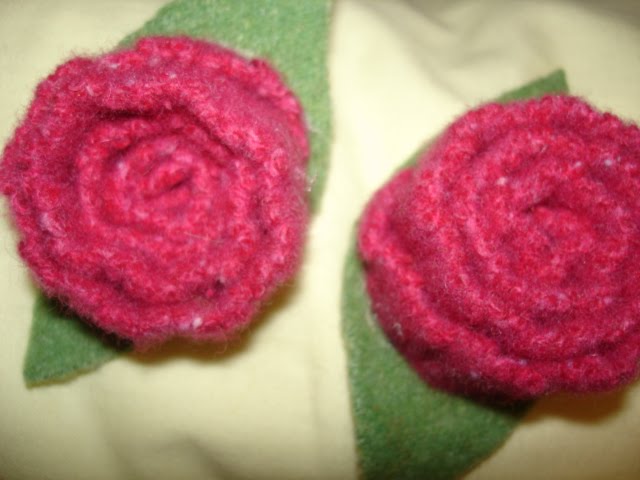 Creative Passage: Rolled Felted Wool Roses Tutorial
