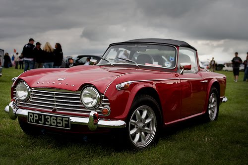 A Following Sea: Triumph TR4 vs. MG MGB