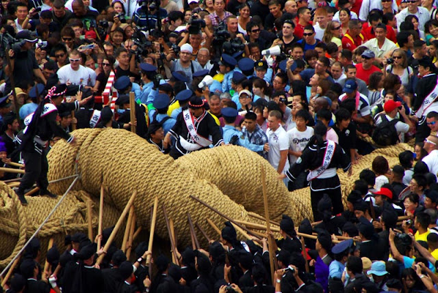 Ryukyu Life: Okinawa's Guinness Tug-O-War: The Rope (Photos)
