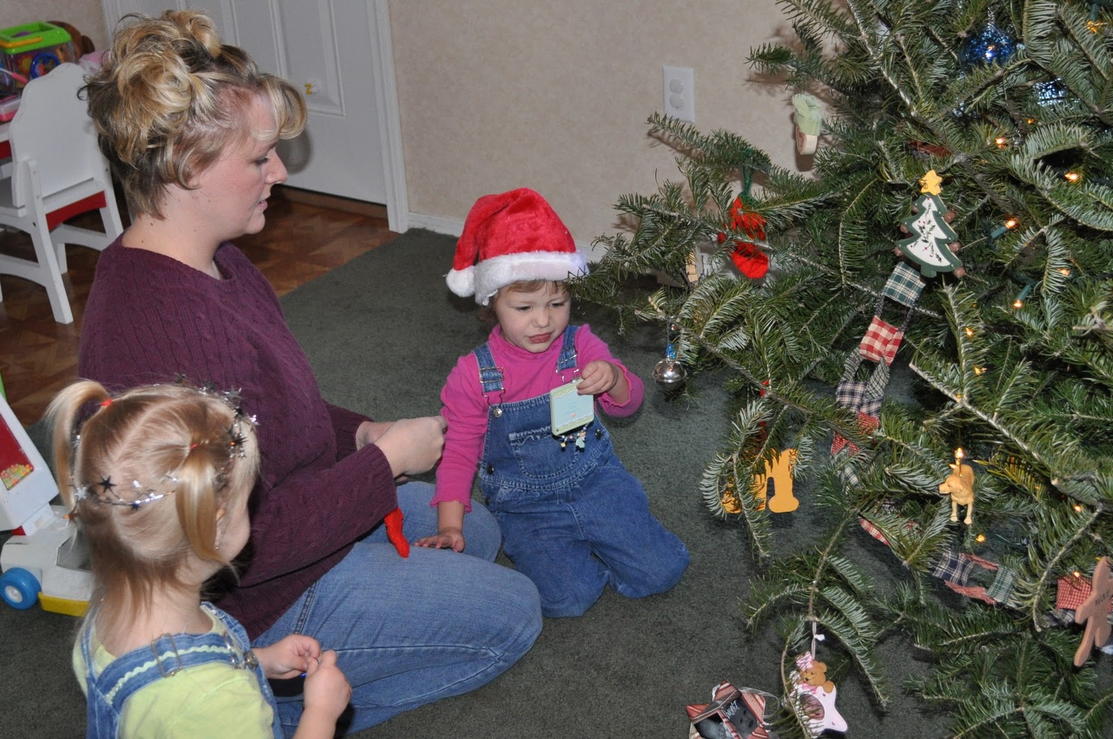 3 Under 3 and Me!!: How to baby proof your Christmas tree!