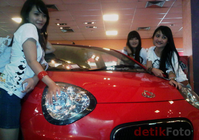 Mobil Gelly Panda 1350 cc Asal China Terinspirasi Dari Hewan Panda ...