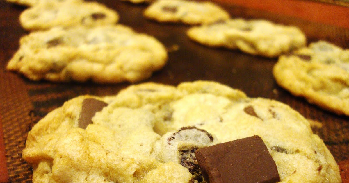 This Mommy Cooks: Sweet Treat Tuesday- Ulitimate Chocolate Chip Cookies