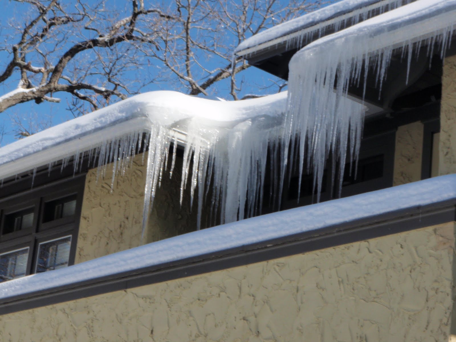 ICE DAMS: ICE DAMS - Causes, Removal, Damage, Prevention