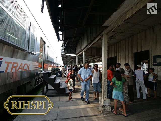 Em Esber Blog 2: Travelling onboard a PNR Commutter Express Train