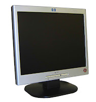 LCD MONITOR: HP 15" FLAT SCREEN LCD MONITOR (MODEL : 1502)