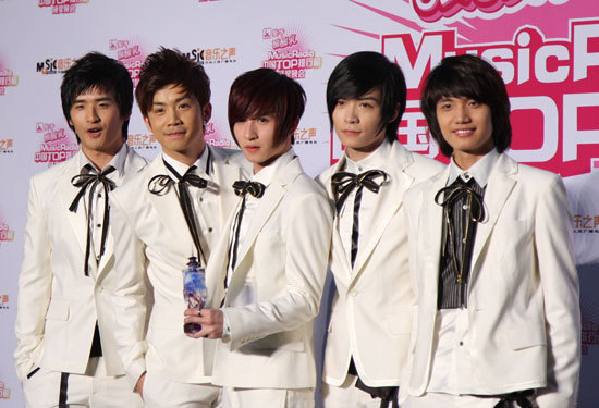 Top Combine, da esquerda para a direita: Bird, Caesar, Kenny, Mars e Tanas