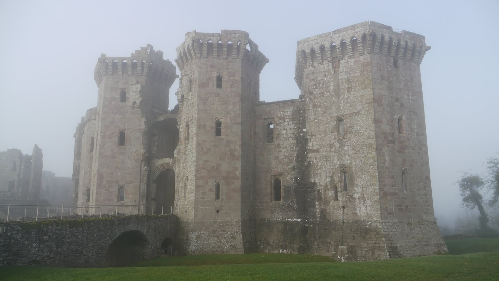 Raglan Castle Monmouthshire Wales - Britain All Over Travel Guide
