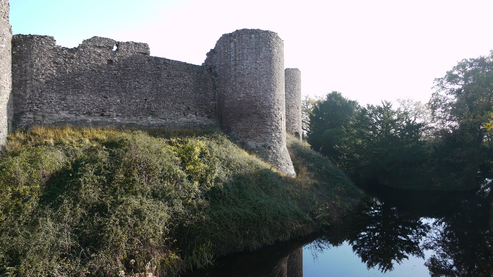 The Three Castles Grosmont Skenfrith & White - Britain All Over