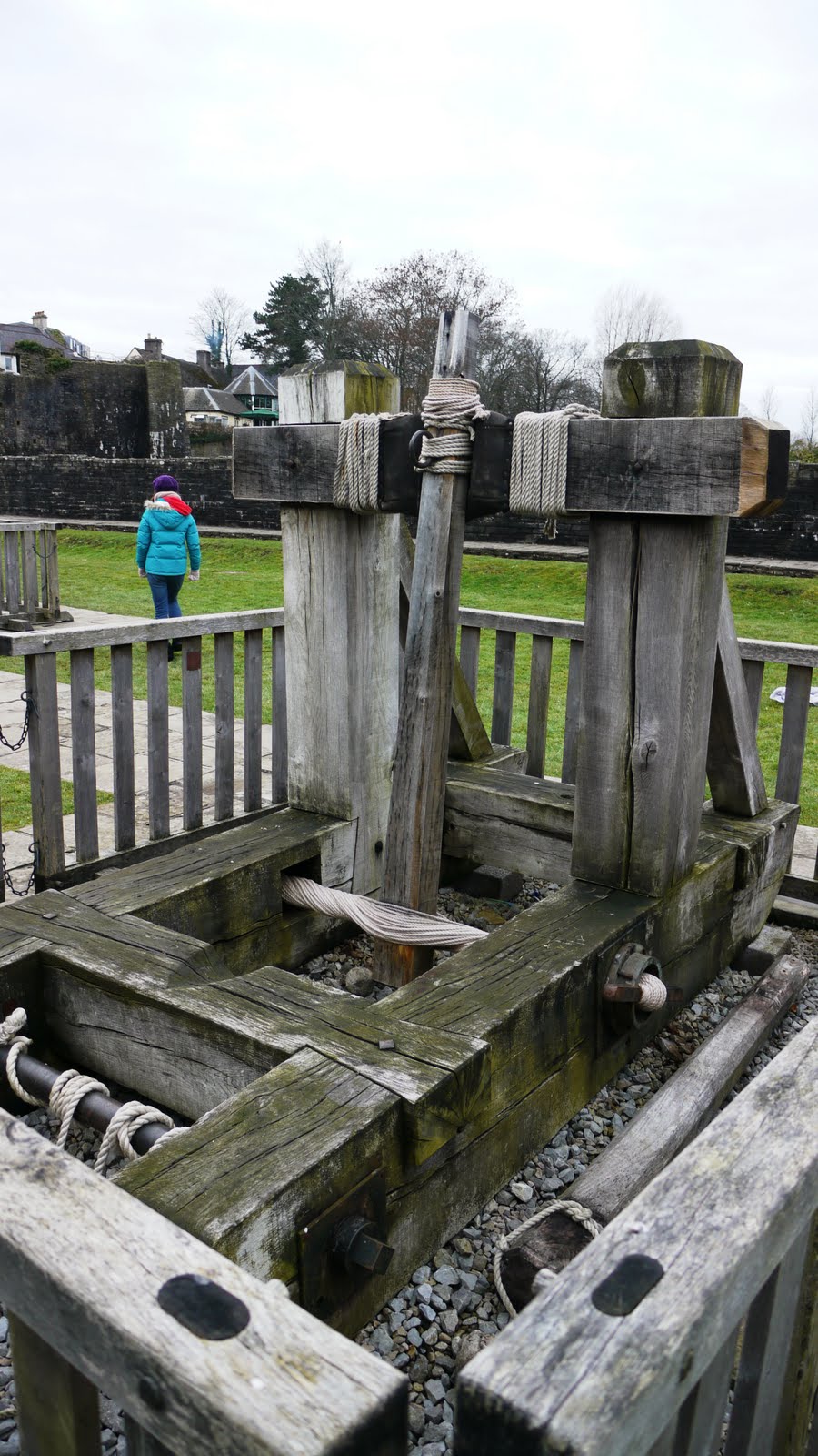 Mangonel Siege Engine - Britain All Over Travel Guide