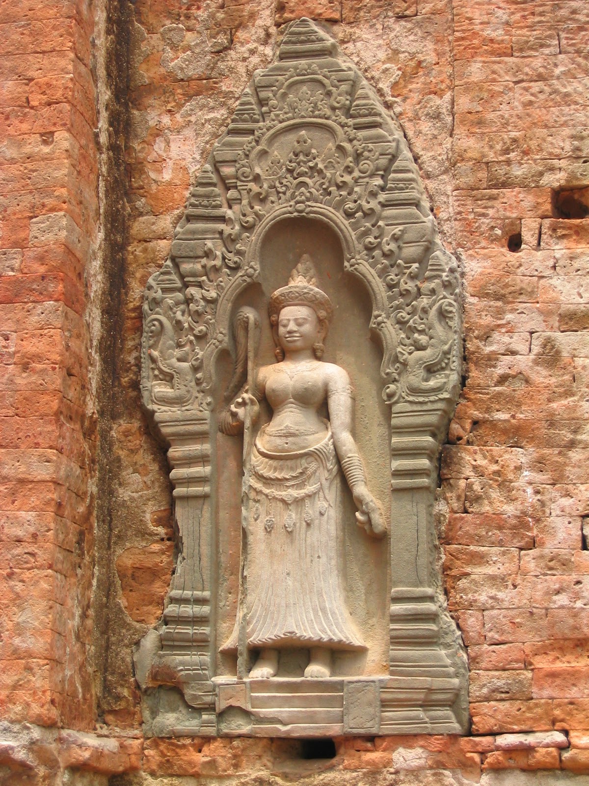 hindouisme et art khmer: Devas et Asparas : les jolies filles