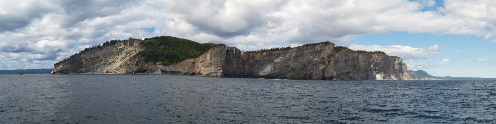 The Yacht Anomaly: Rounding Cap Gaspé