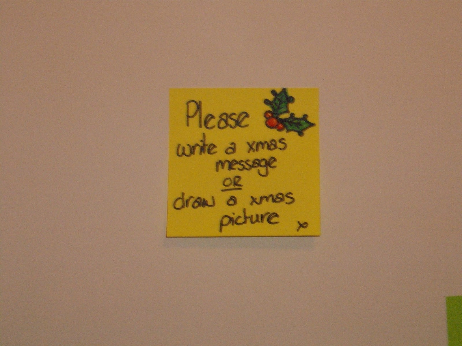 Yvonne Byatt's Family Fun: POST IT NOTE (STICKY NOTES) CHRISTMAS TREE