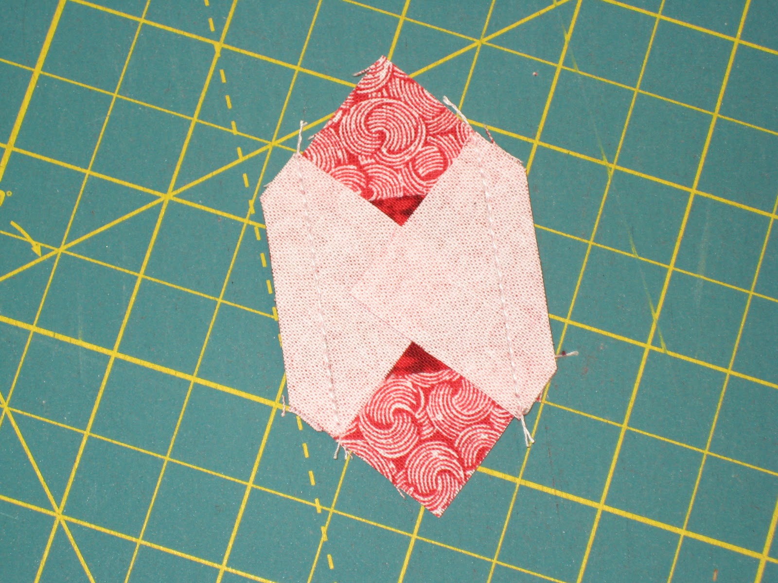 quilting canuck: Building Blocks - Square-in-a-Square I