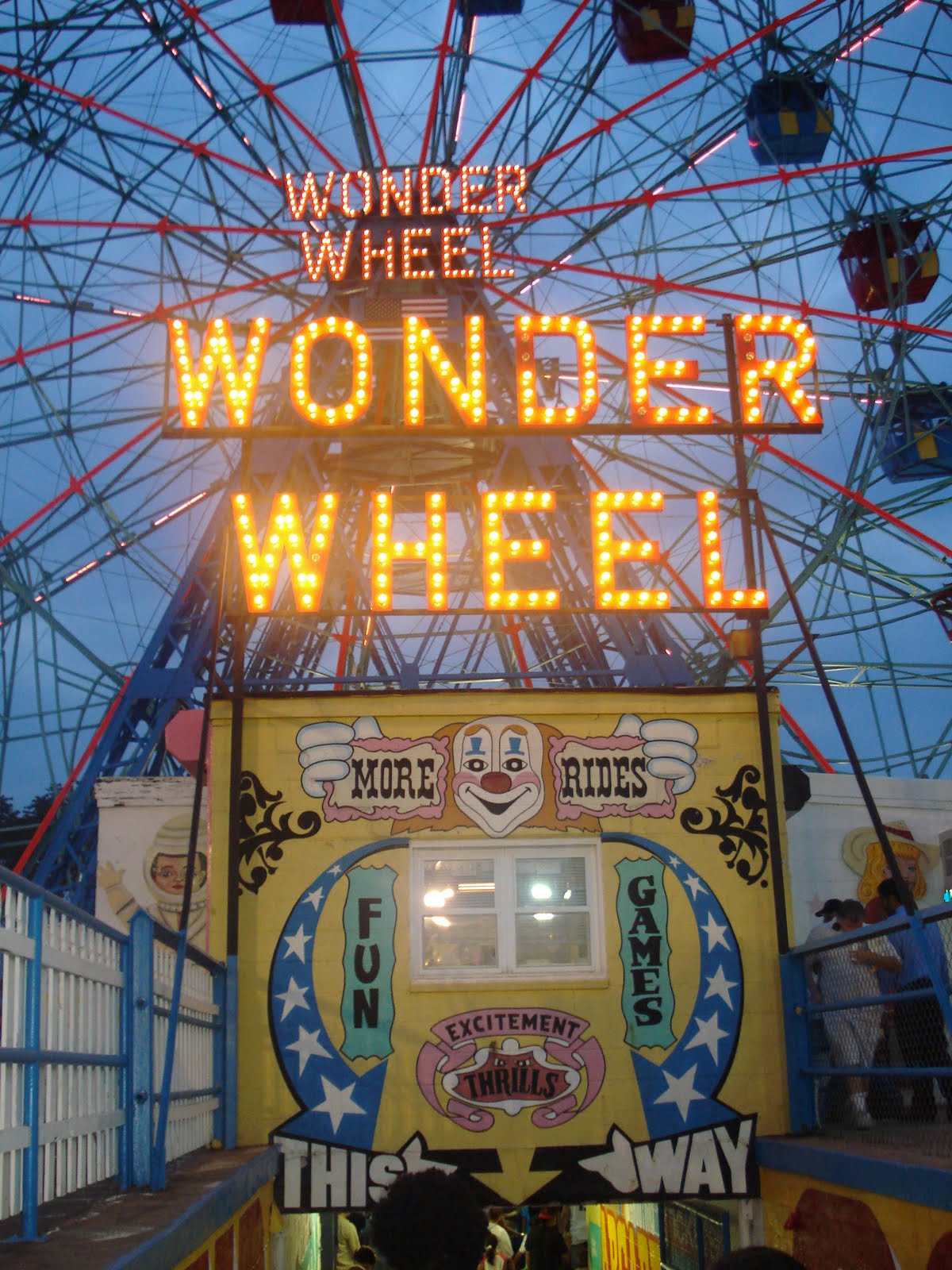 NY thru my EYES: Spook O Rama!