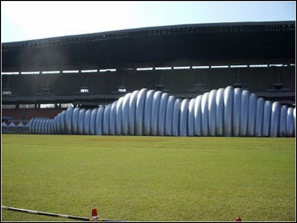 Home-air balloons. Review of inflatable architecture