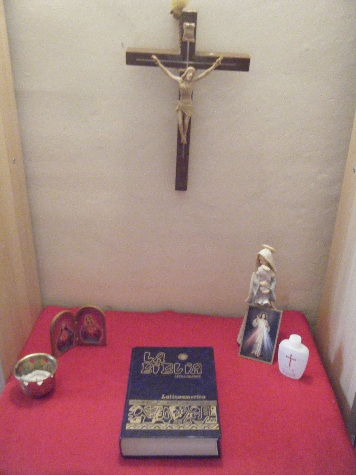 Familia Católica: El Altar en Casa y el Calendario Litúrgico