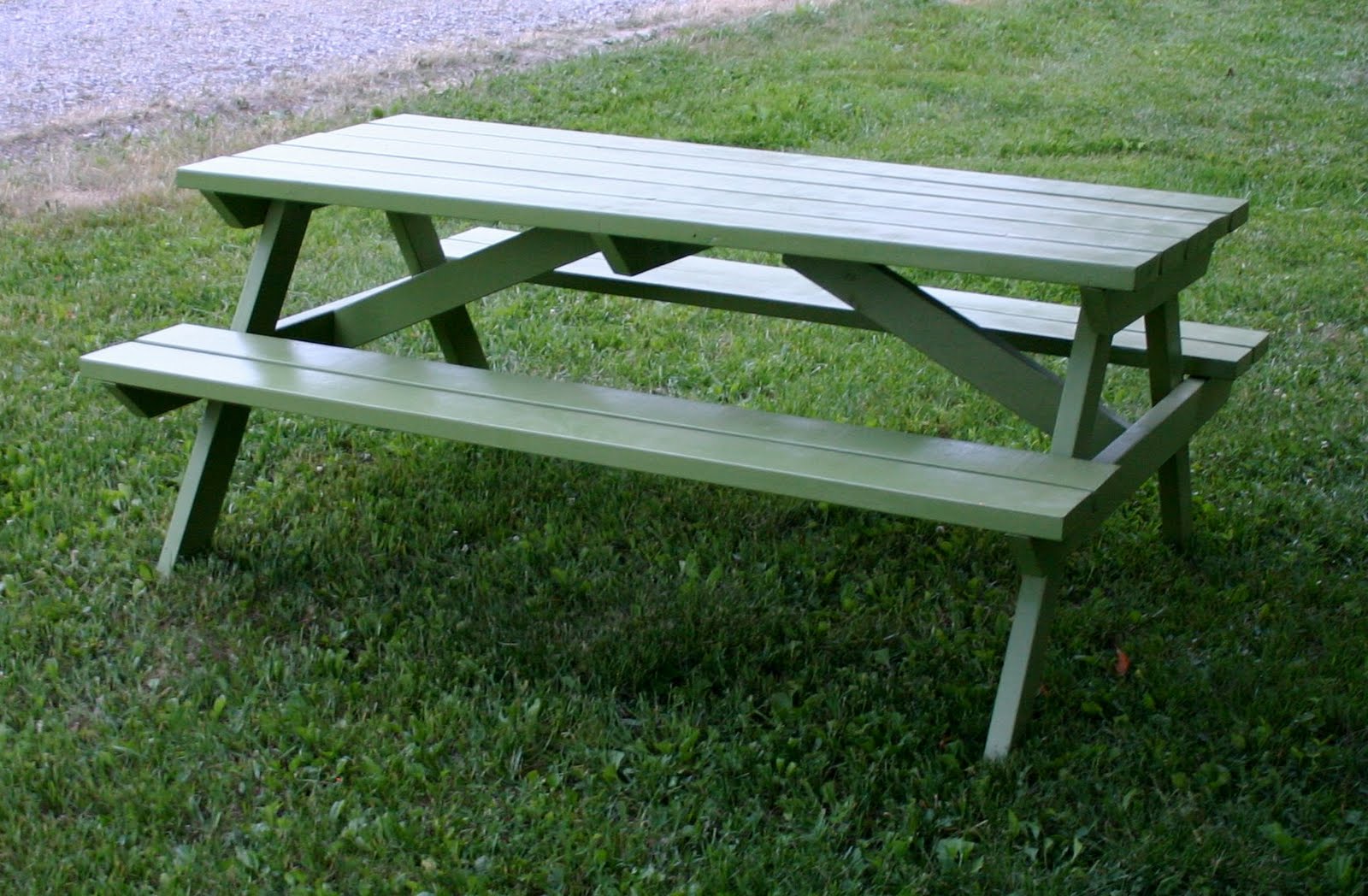 Always creating something at Home: A grownup picnic table