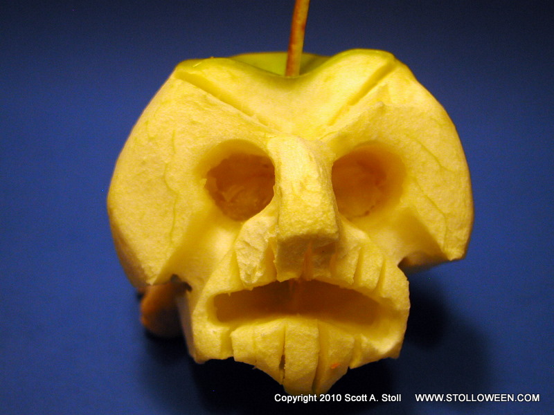 Scotty ART: Carving Apple Heads