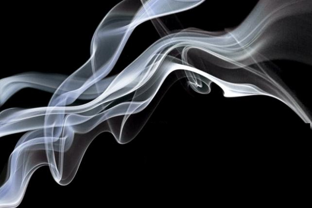 :: moebius de tus labios rojos ::: Humo