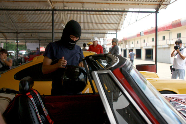 Vintage Race at the Subic International Raceway - Datsun Roadster Forum ...