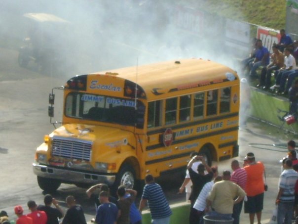 ANDANDO EN BUS: COMO SE CUIDAN LOS BUSES EN PUERTO RICO PARTE 2