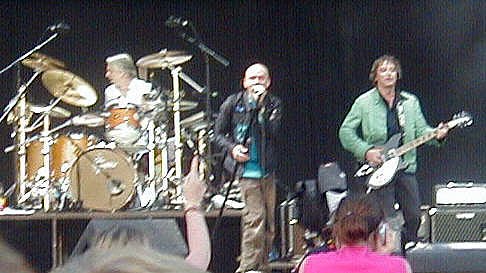 EL HOMBRECITO DEL SOMBRERO GRIS: R.E.M. - Perfect Square 2003