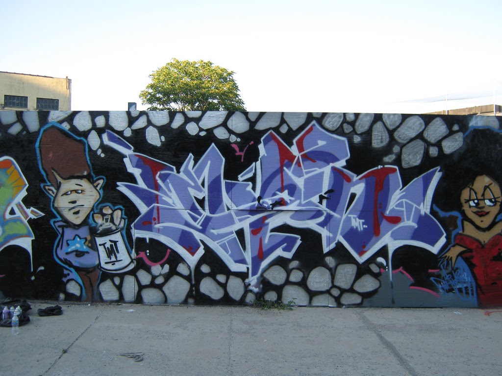 Fat Cap magazine: TMT crews Boondocks wall NYC 2010