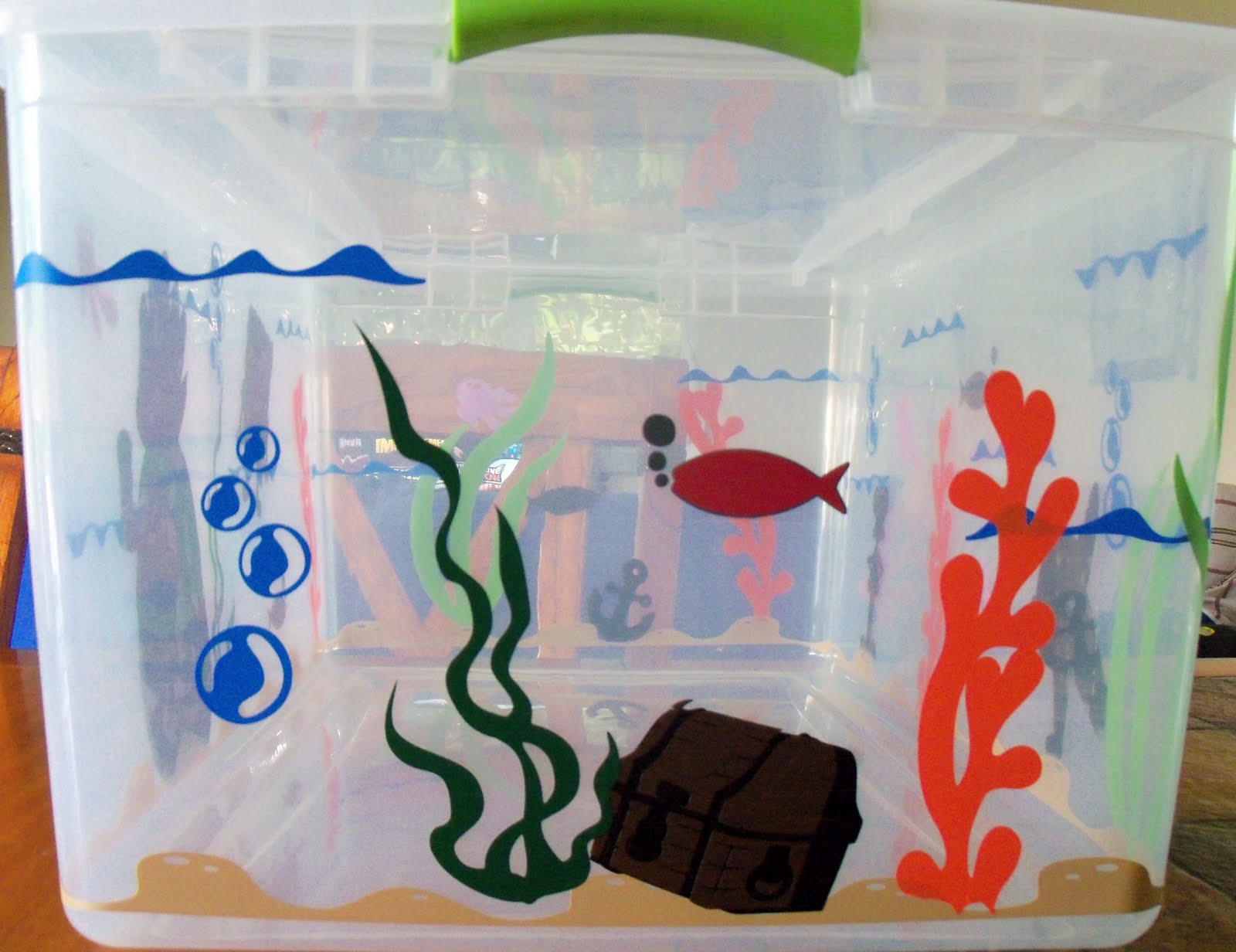 crafty dreams (so~nando manualidades): Sponge Bob Clear Plastic Toy Box ...
