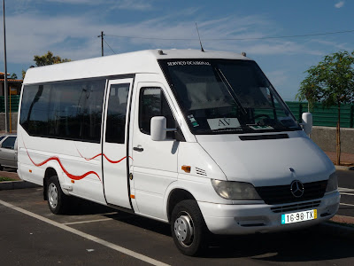 Buses from various cities in the world.: Mini-autocarro turístico Mercedes