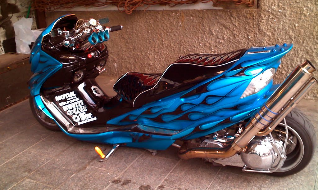 41 Extremely Custom Scooters ~ Now That's Nifty