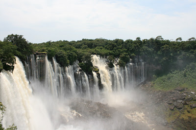 Angola: On The Road: De Luanda a Malange