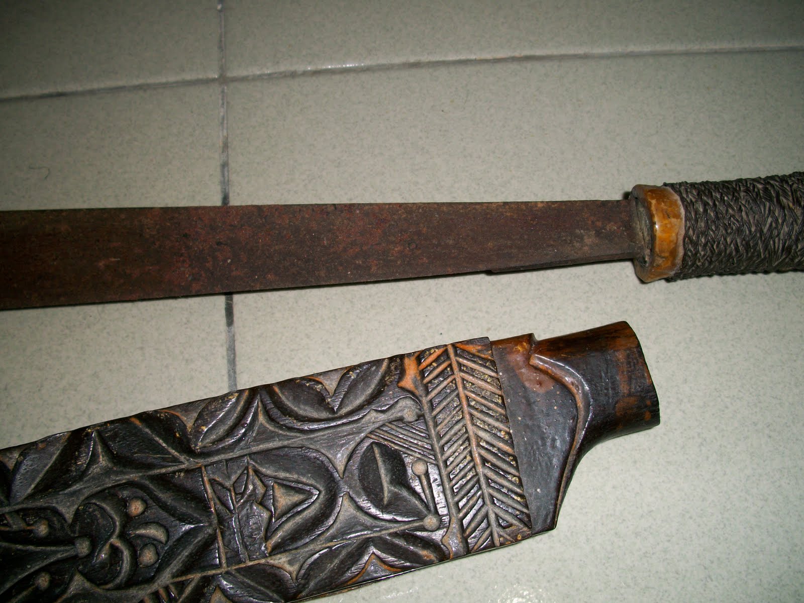 collectible items: The Iban "KELEWE" / Swords / Parang Panjang