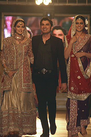 Fashion Magazine Models: Mehdi Collection at Bridal Couture Week Pakistan
