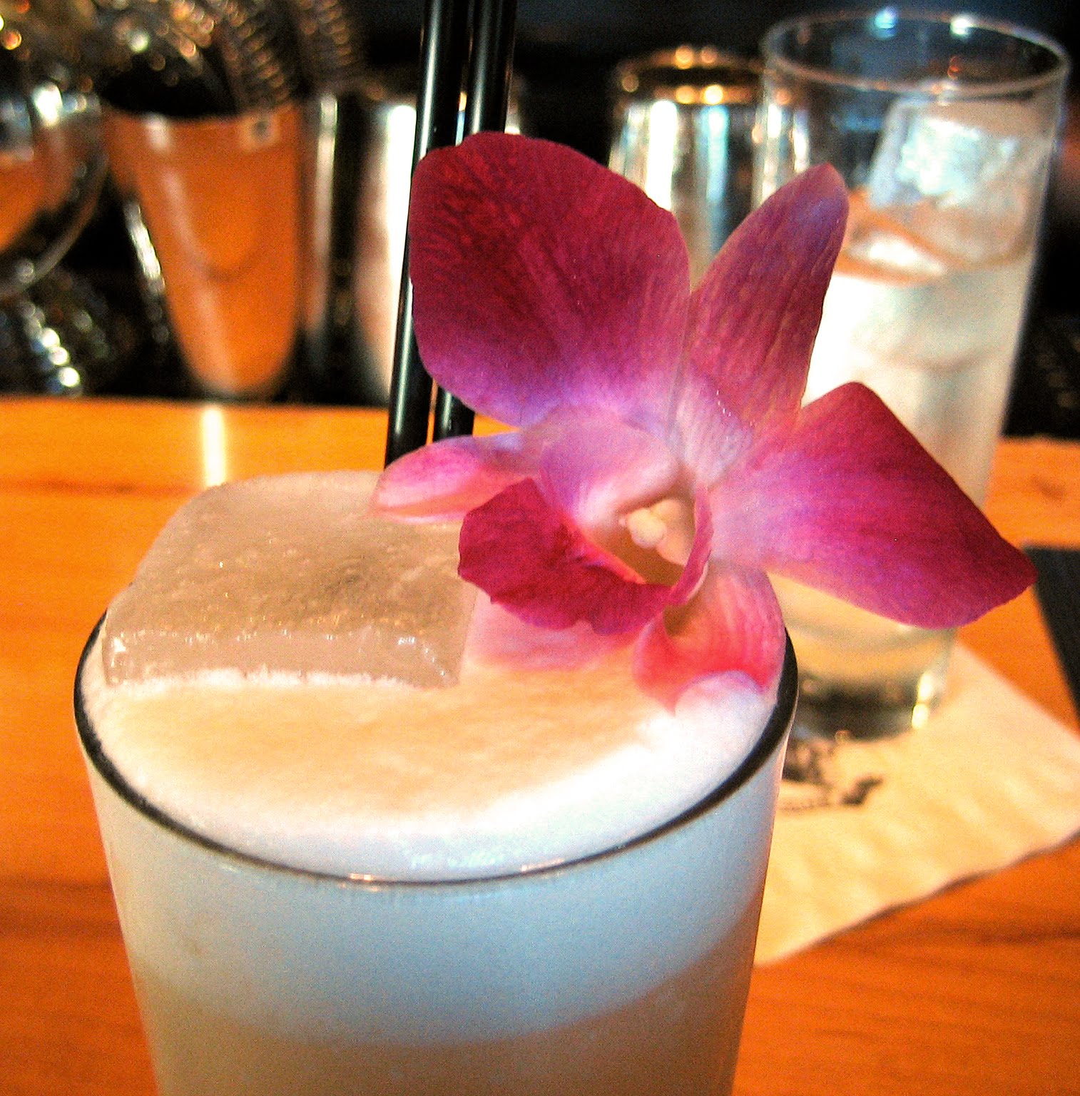 Fogged In Lounge: Summer Pub Crawling: Pegu Club
