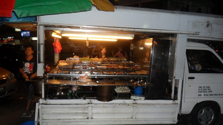 Gillian's Official Site!!: ORIS Watch launch, gov ware 2010 and F1, yu ...