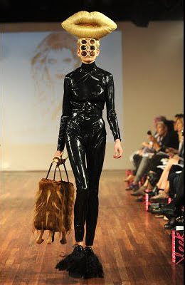 Extreme Fashions: Paris Fashion Week Spring/Summer 2010